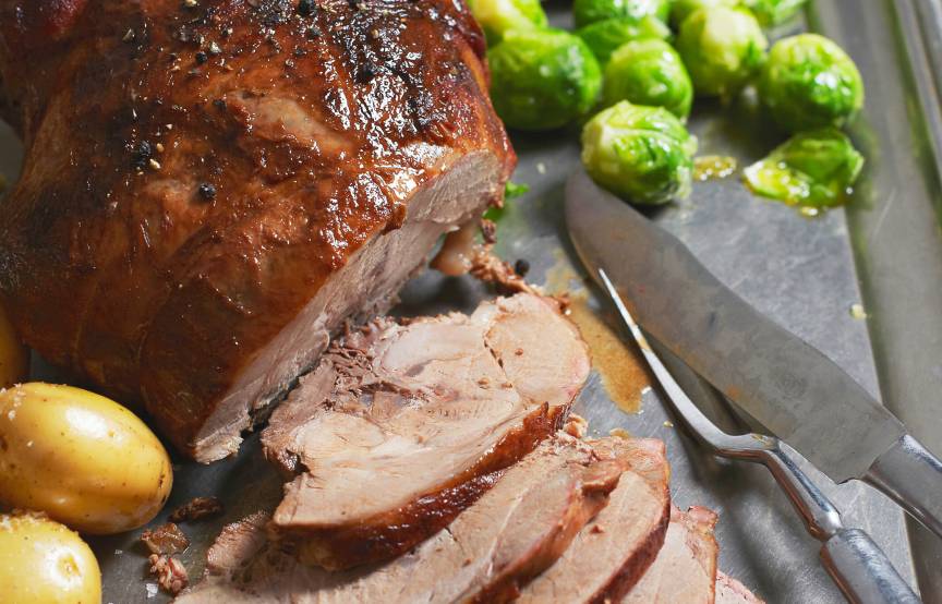 Wildschweinkeule in Rotweinsoße mit Steinpilzen | SoIsstItalien