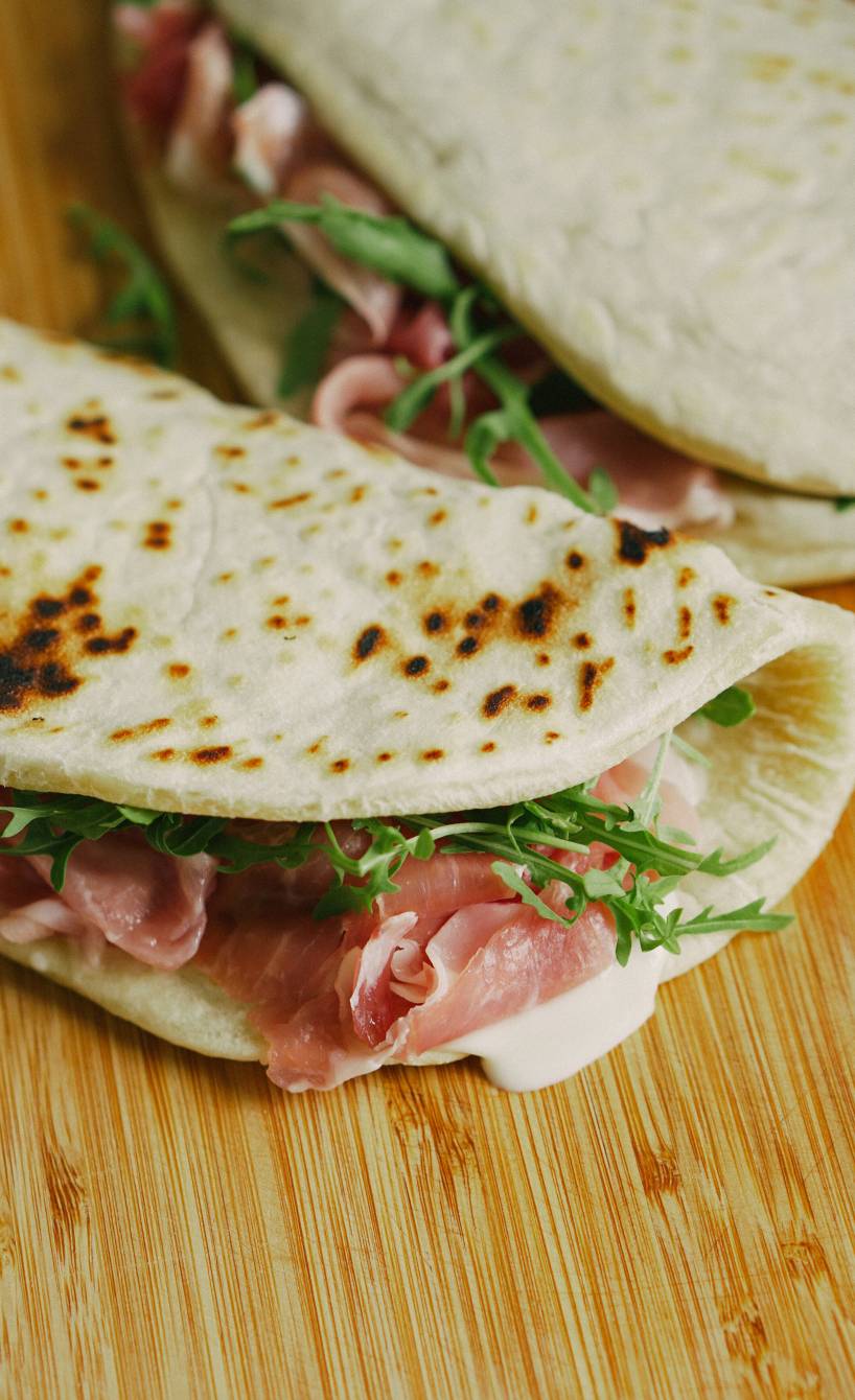 Original Piadina Romagnola mit Schinken & Käse | SoIsstItalien